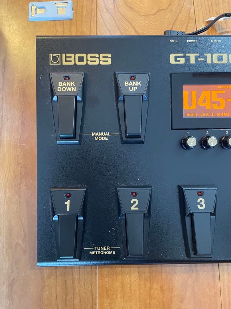美品BOSS GT-100 ギターエフェクター 専用ケース付き