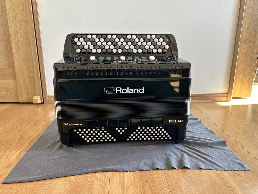 ローランド Vアコーディオン FR-4xb 週末特価