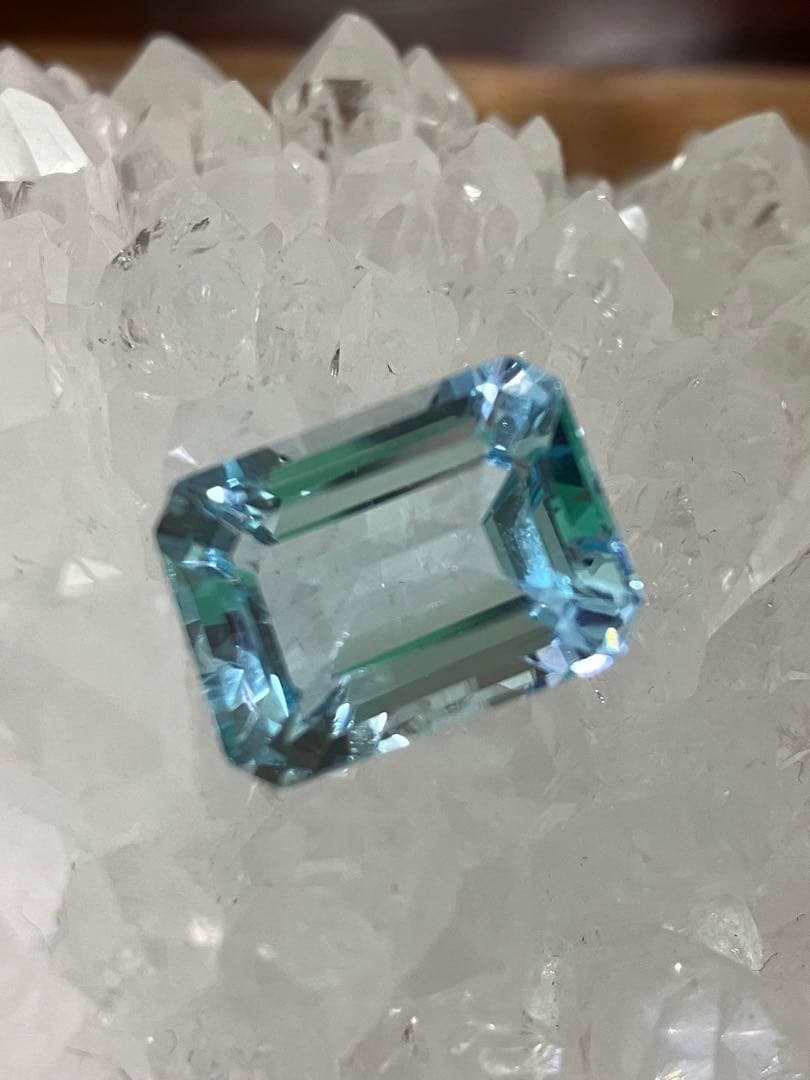 高品質　ブルートパーズ　裸石　ルース　ブラジル産　15ct
