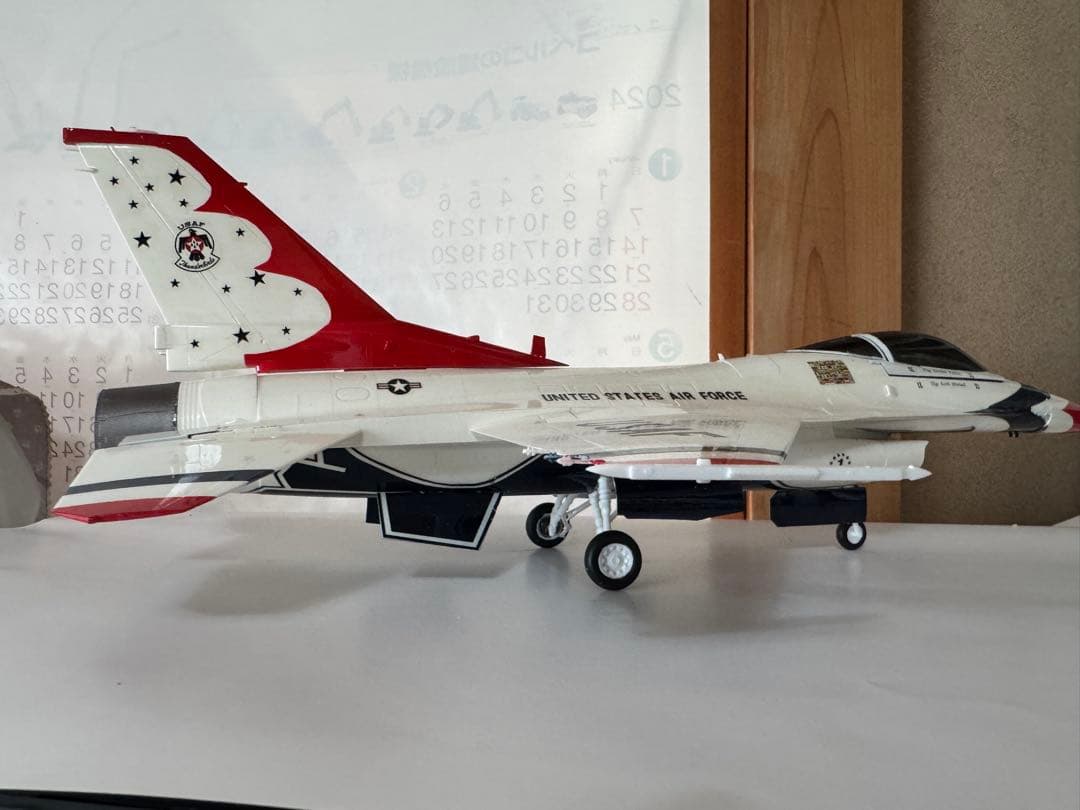 1/32 ハセガワ　F-16 サンダーバーズ完成品