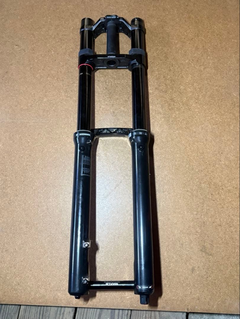 新型Rockshox Boxxer select 29インチ