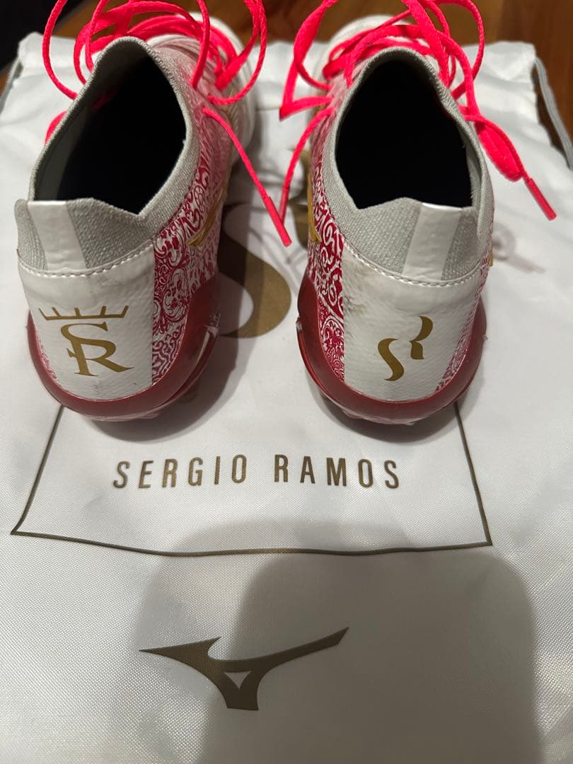 Mizuno Sergio Ramos シューズ ホワイト/レッド