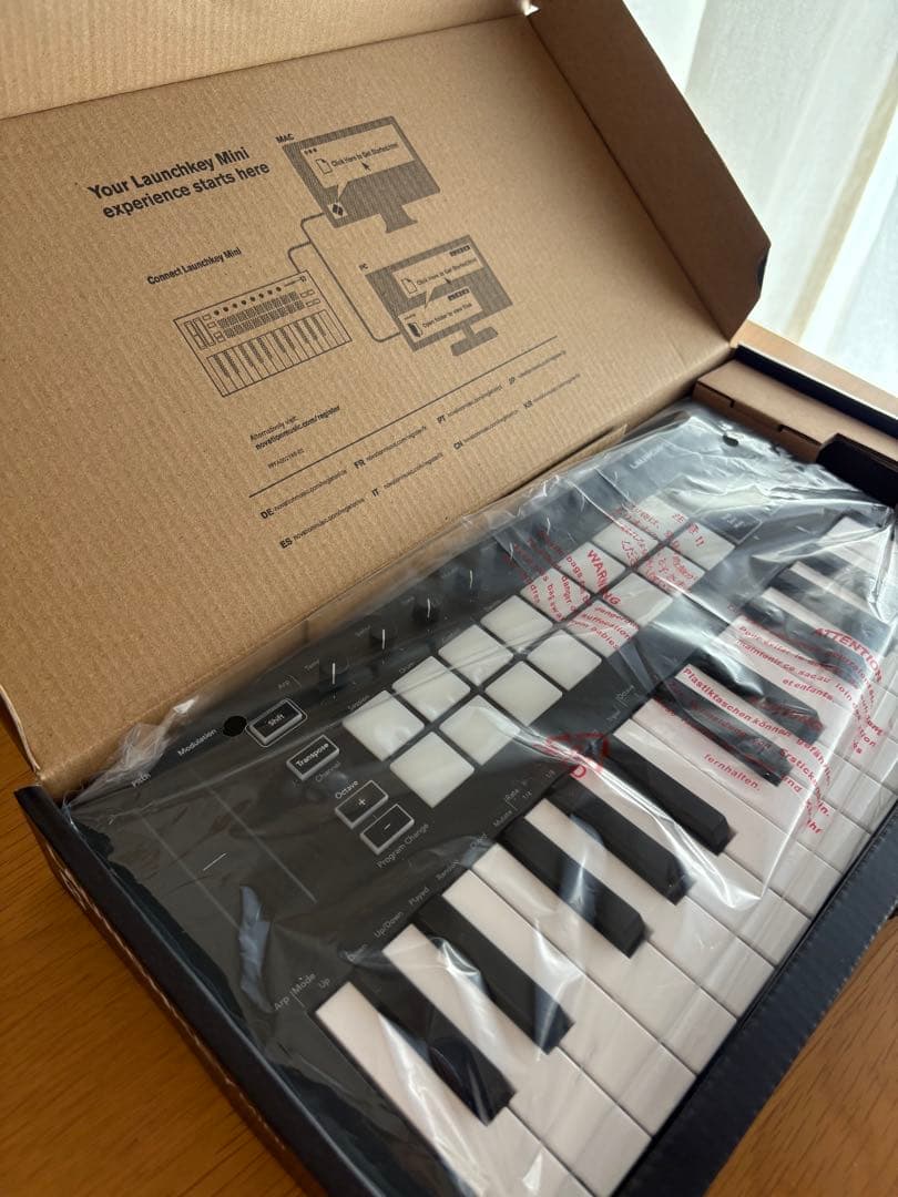 Novation Launchkey Mini MK3 25鍵MIDIキーボード
