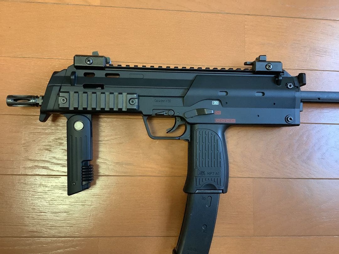 東京マルイ　MP7A1 ガスガン マガジン4本付き