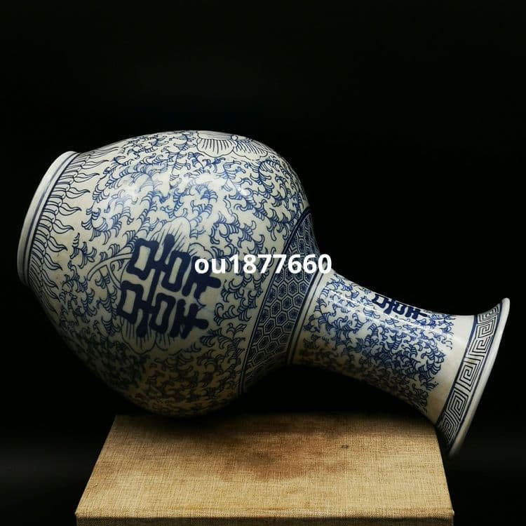 青花纏枝牡丹喜字賞瓶 景徳鎮 陶磁器 装飾品 現代工芸品 美術品 置物