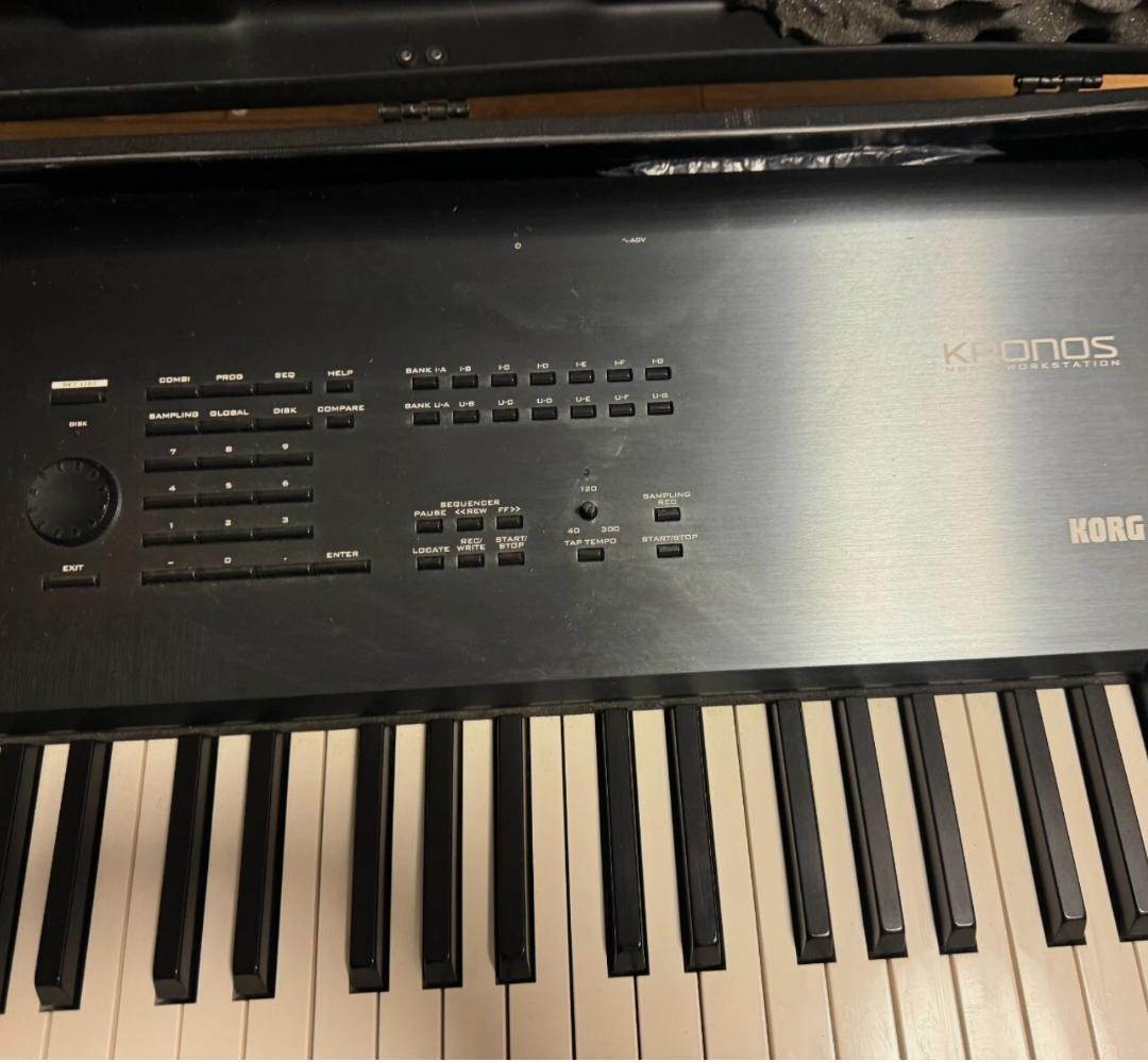 Korg Kronos 73鍵 シンセサイザー