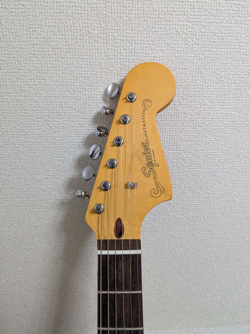 新同　Squier J Mascis Jazzmaster