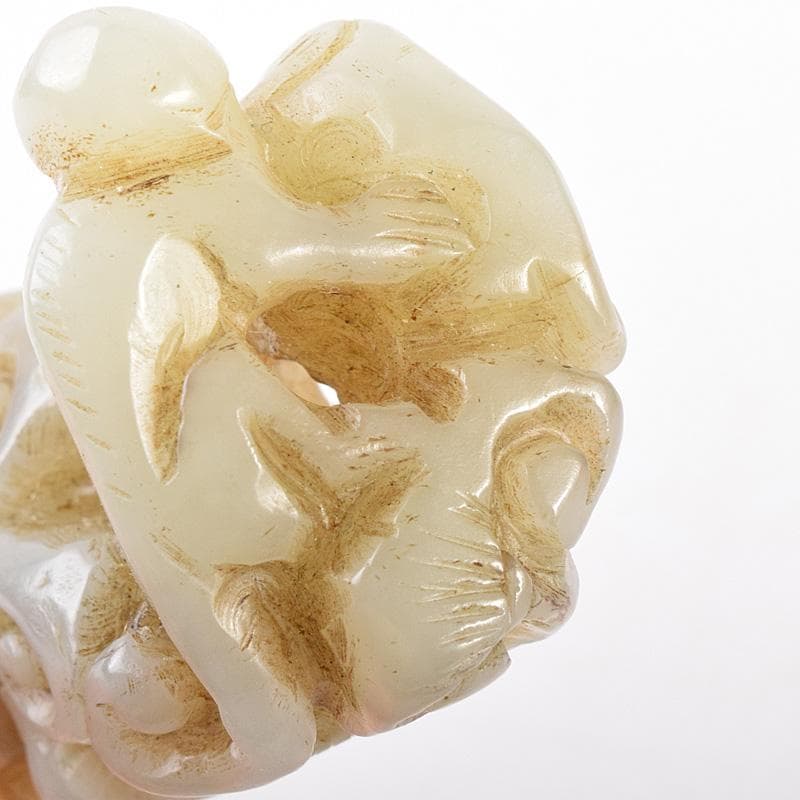 中国　玉石白玉彫刻　霊芝に神獣　根付　紙鎮　置物　C　7806E