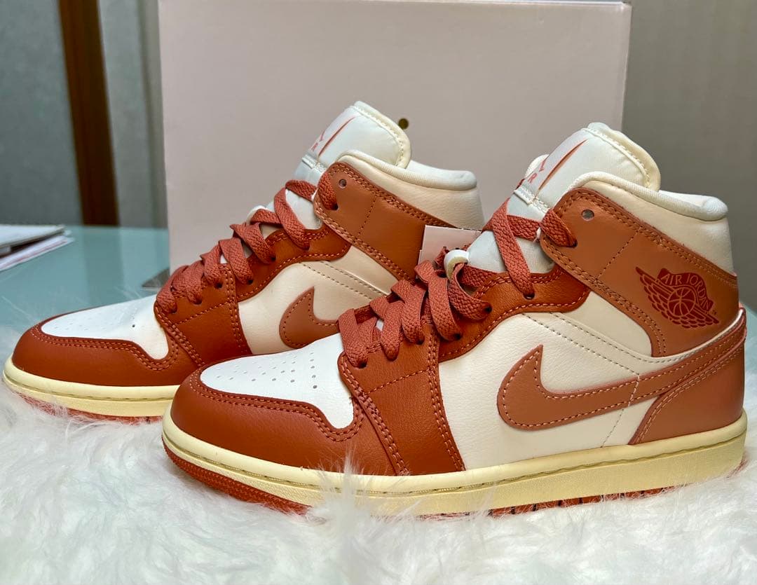 WMNS AIR JORDAN 1 MID エア ジョーダン 1 ミッド 24㎝