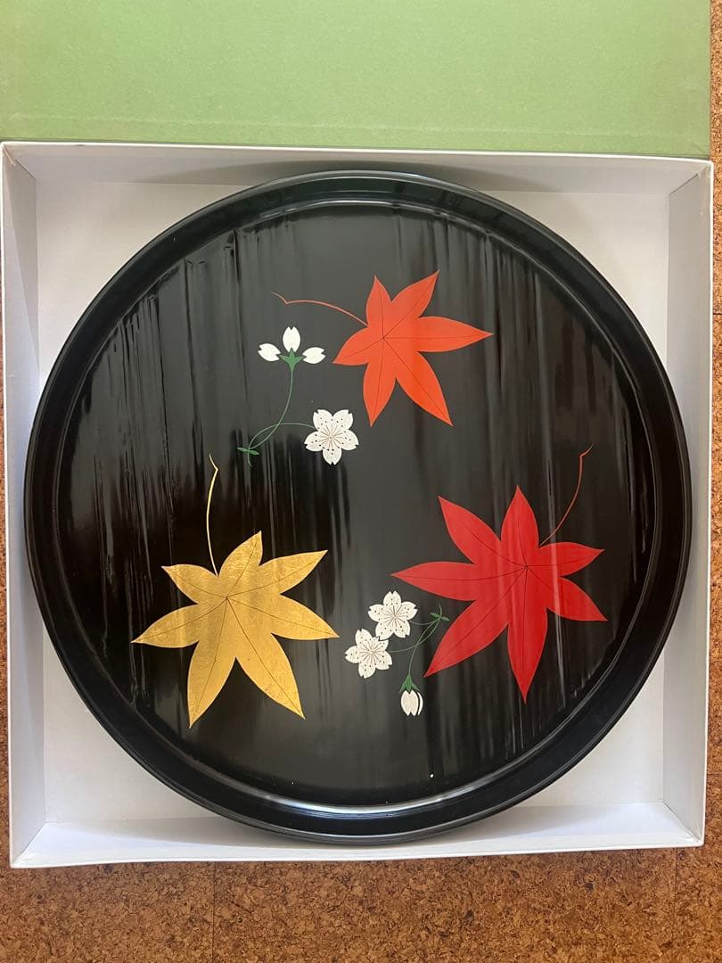 【未使用・美品】象彦 大型 丸盆 漆器　桐箱付き／紅葉×桜　九代西村彦兵衛