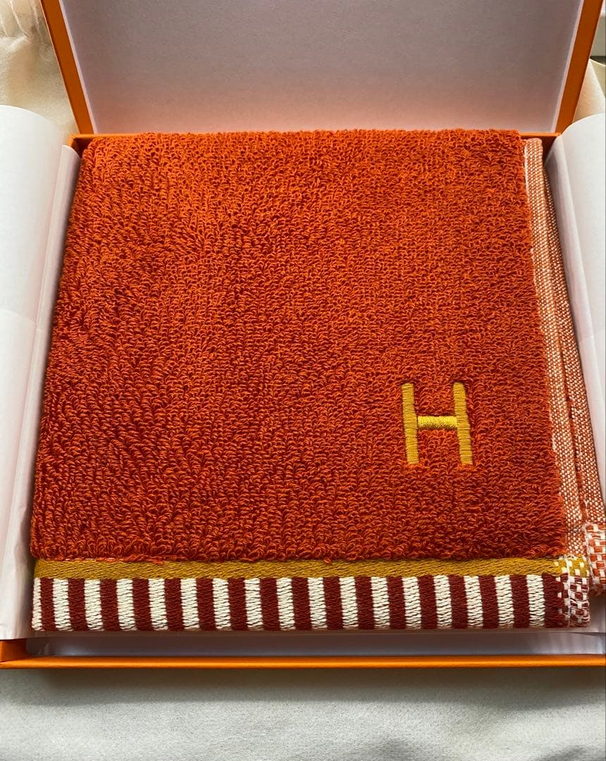 HERMES エルメス　オレンジ タオルハンカチ