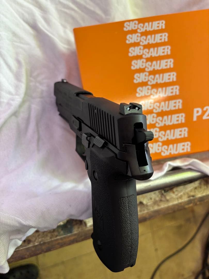 モデルガン　SIG SAUER P226 フルHWモデル Ev2サプレッサ−付き