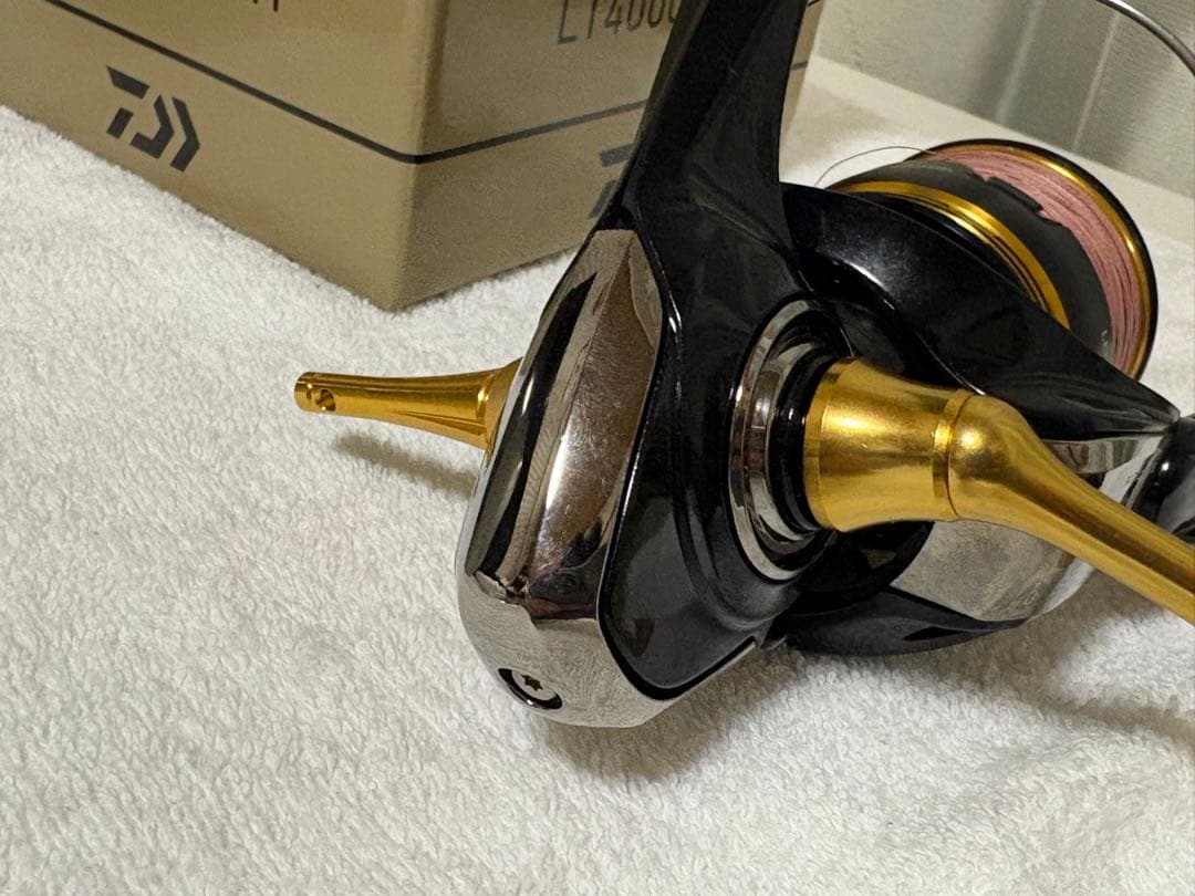 Daiwa LEGALIS LT4000-CXH レガリス