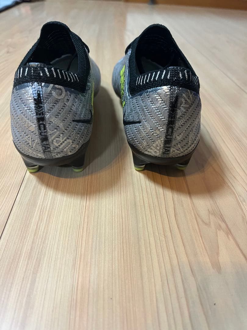 NIKE マーキュリアル