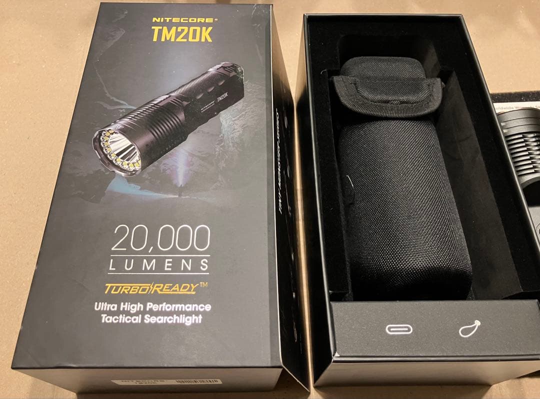 20000ルーメン NITECORE TM20K フラッシュライト