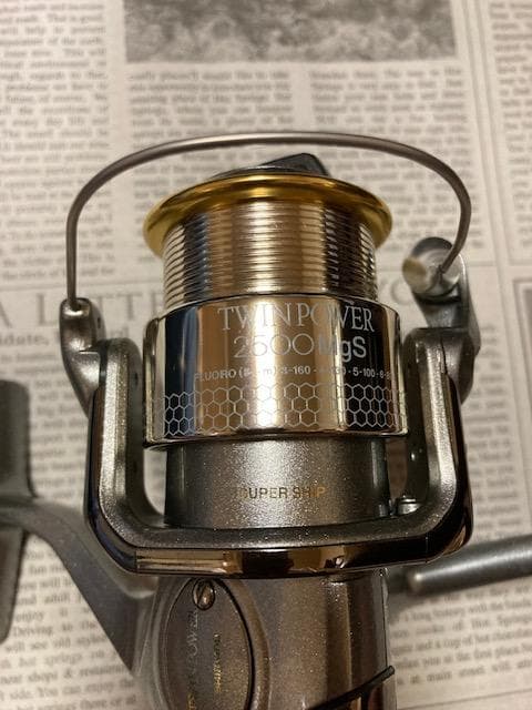【極美品・完動品】SHIMANO ツインパワー 2500mgs