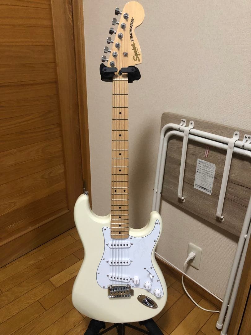 Squier Stratocaster ホワイト系