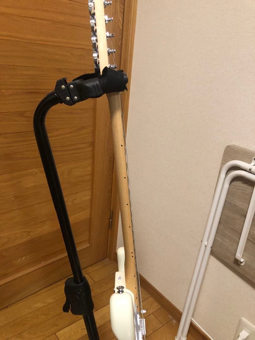 Squier Stratocaster ホワイト系