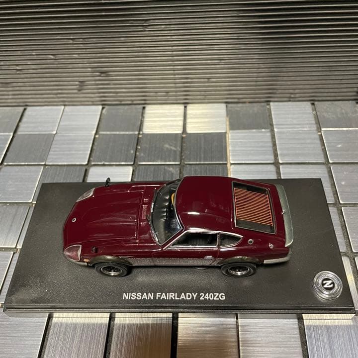 新品未展示品　京商　1/43 日産　フェアレディ240ZG　マルーン