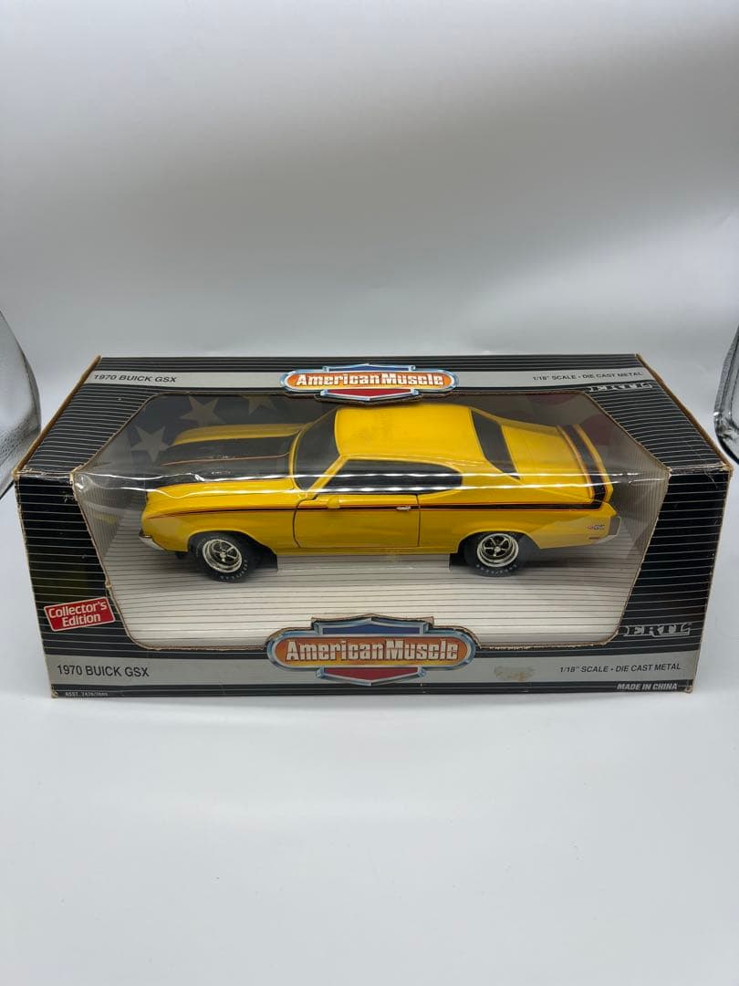 No396 NR様　2台まとめ売りミニカー1/18箱あり1970 BUICK