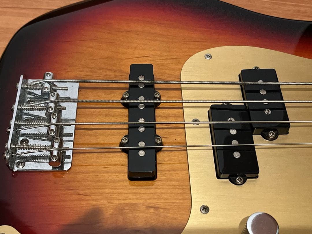 Squier PJ プレベ Precision Bass ゴールドピックガード