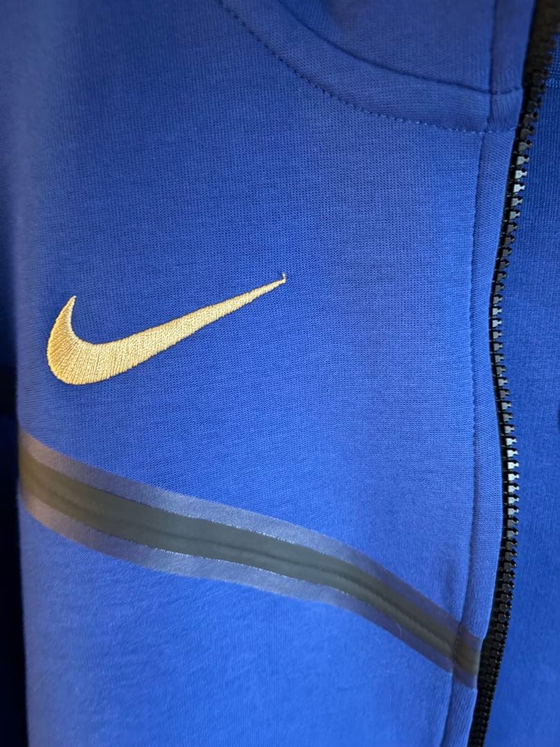 チェルシー NIKE テックフリース