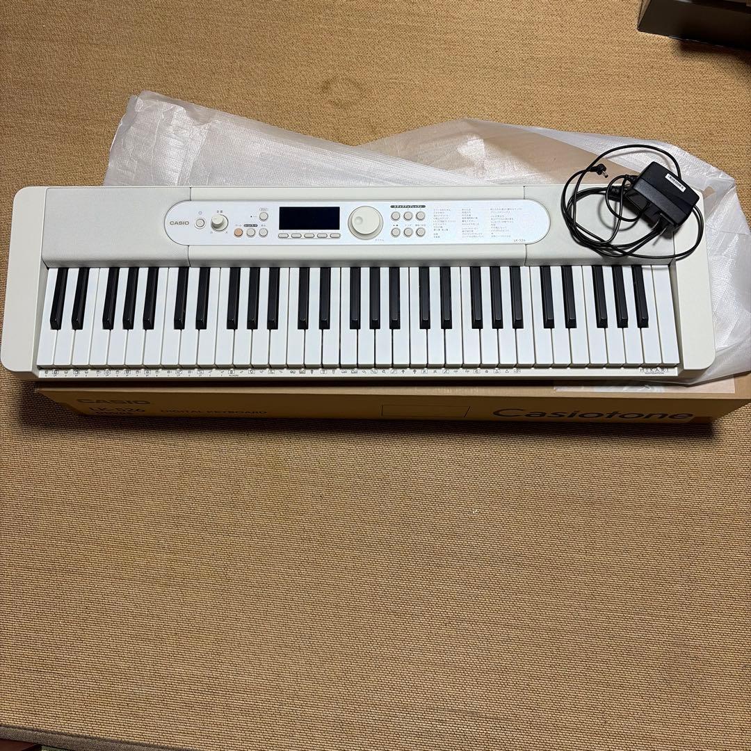 CASIO カシオ　LK-526 光ナビゲーション　デジタルキーボード