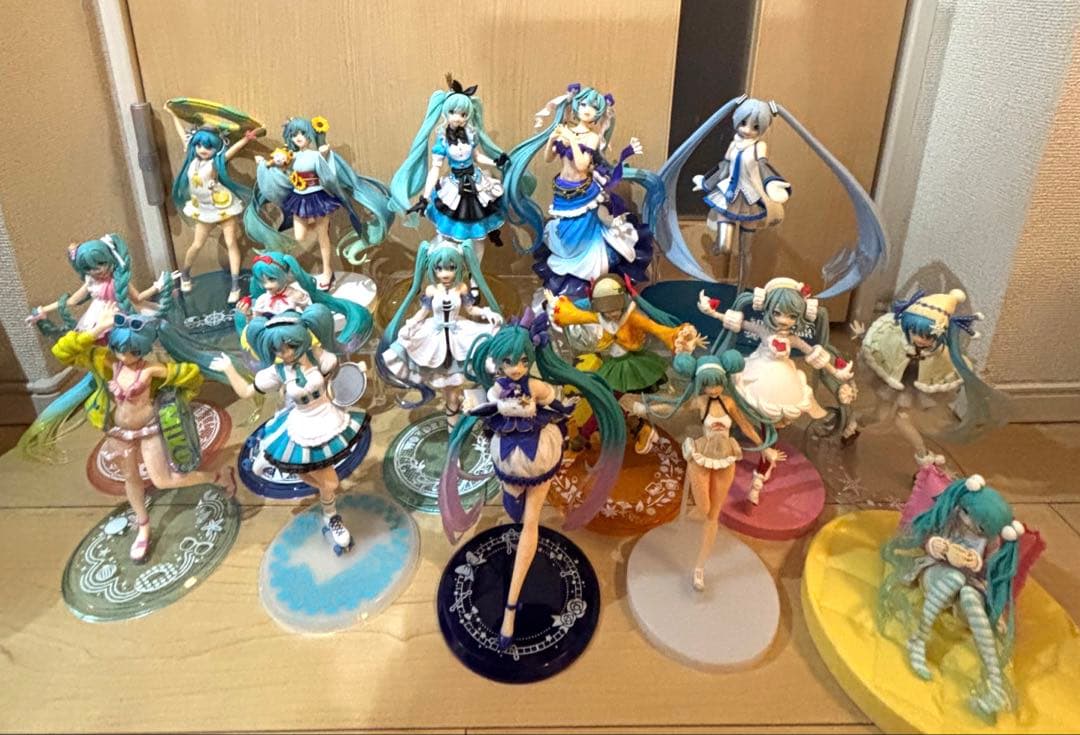 初音ミク　フィギュア　まとめ売り　16体セット