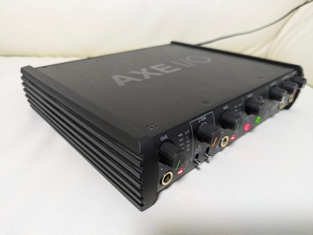 IK Multimedia AXE I/O オーディオインターフェイス