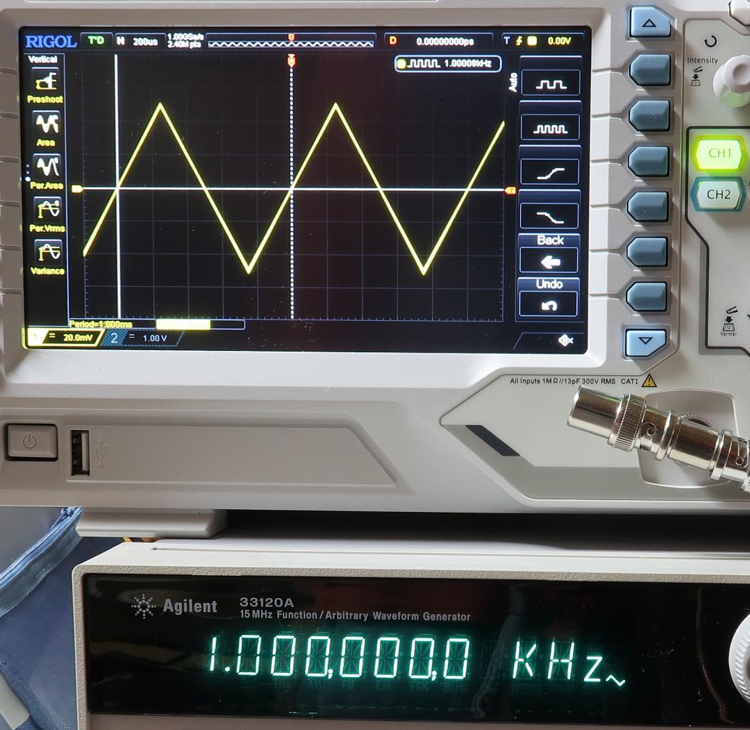 Agilent 33120A ファンクションジェネレータ