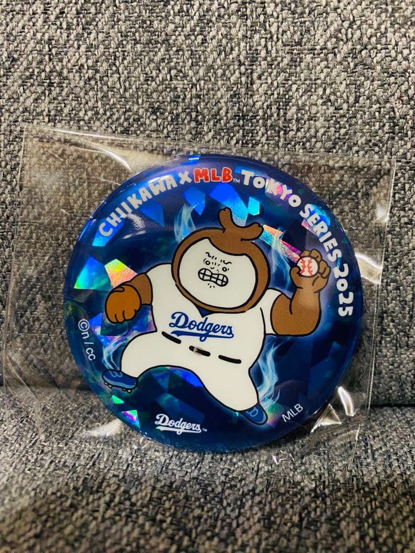 ちいかわ　MLB TOKYO SELIES ホログラム缶バッジ　全11種コンプ