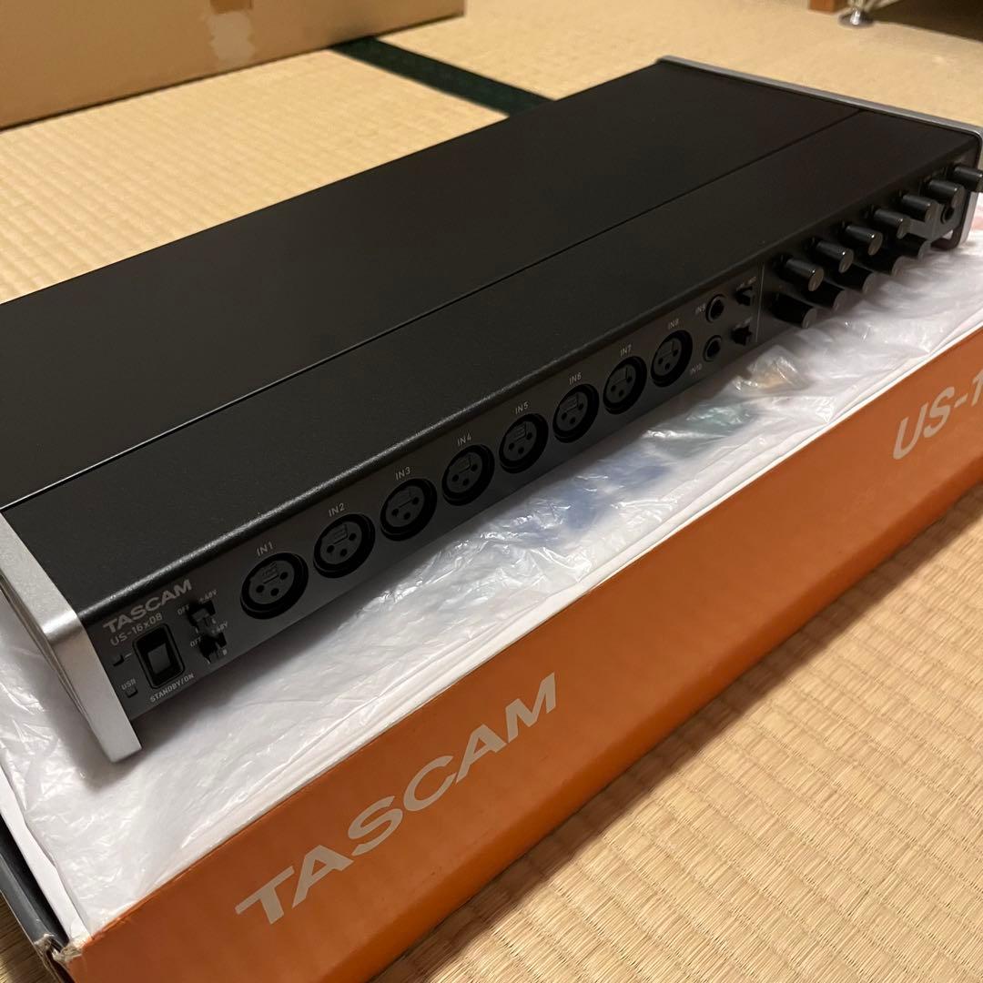 TASCAM US-16x08 オーディオインターフェイス
