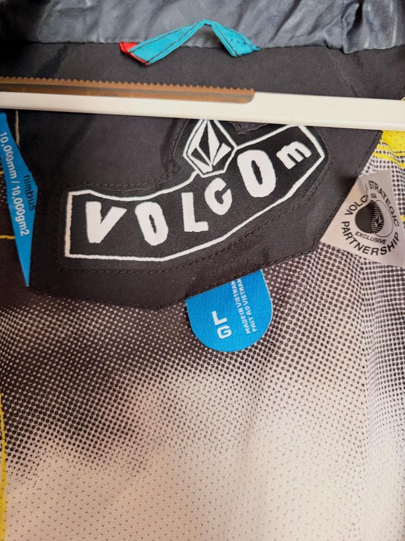 VOLCOM スノーボードウェア　上下セット　Lサイズ