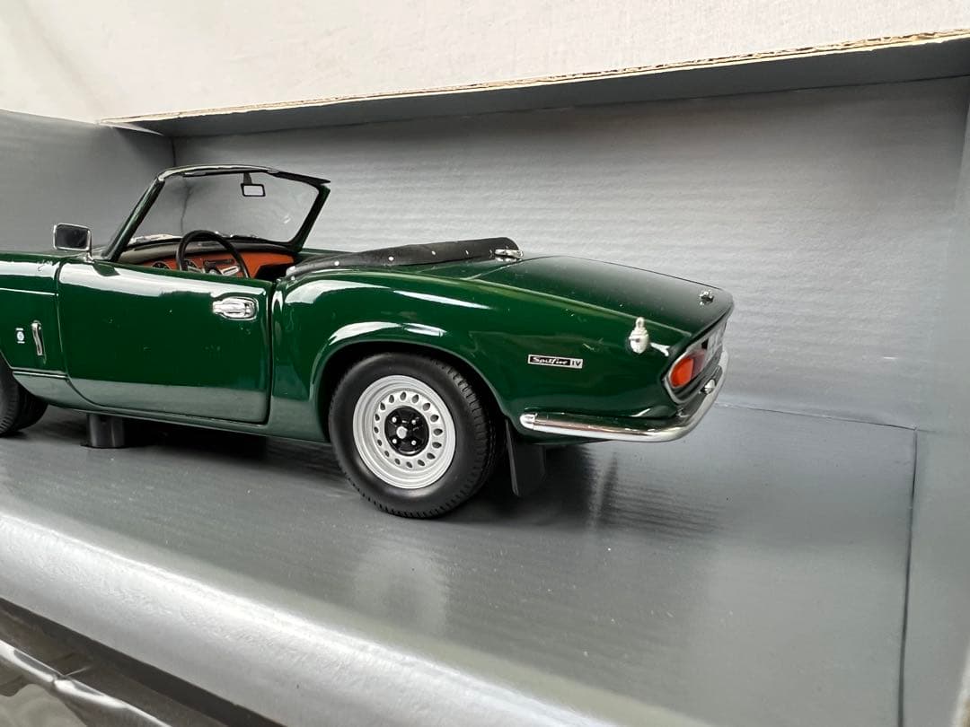 1/18★TRIUMPH SPITFIRE MK-Ⅳ 1970★トライアンフ