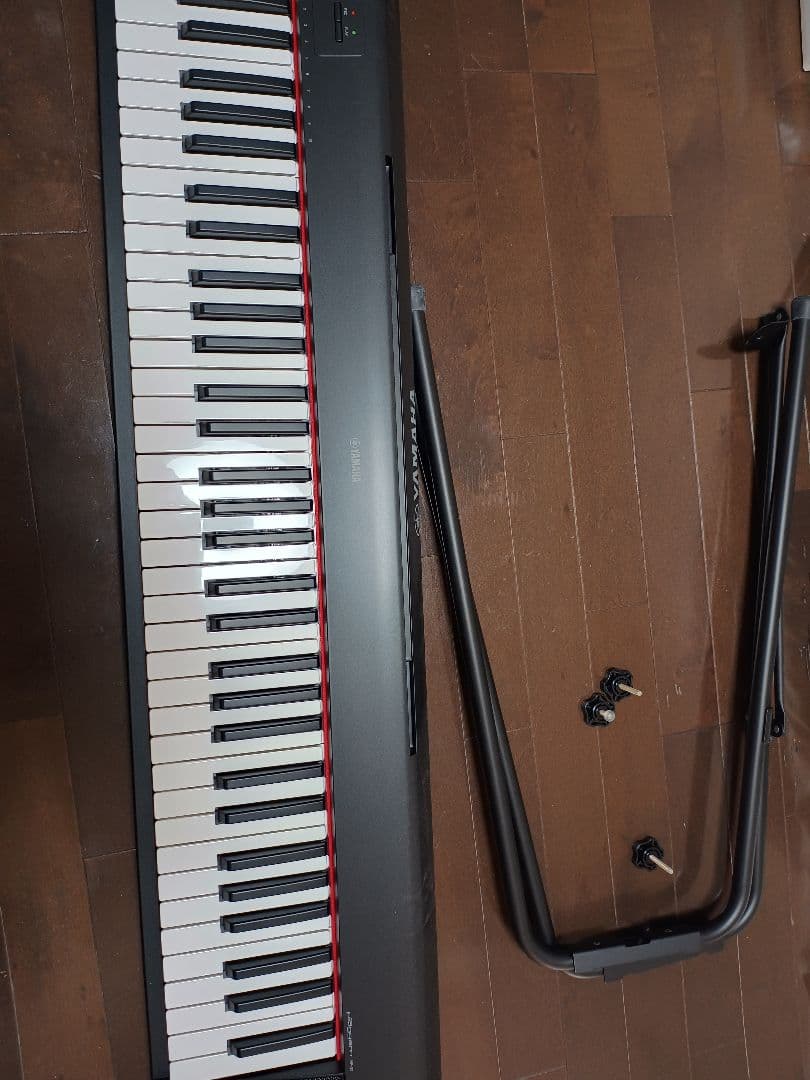 YAMAHA キーボード piaggero NP-32B　スタンド付き