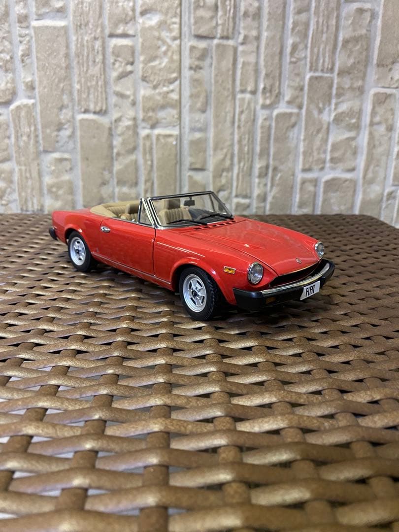 【箱付き】FIAT 124 SPIDER オートアート フィアット