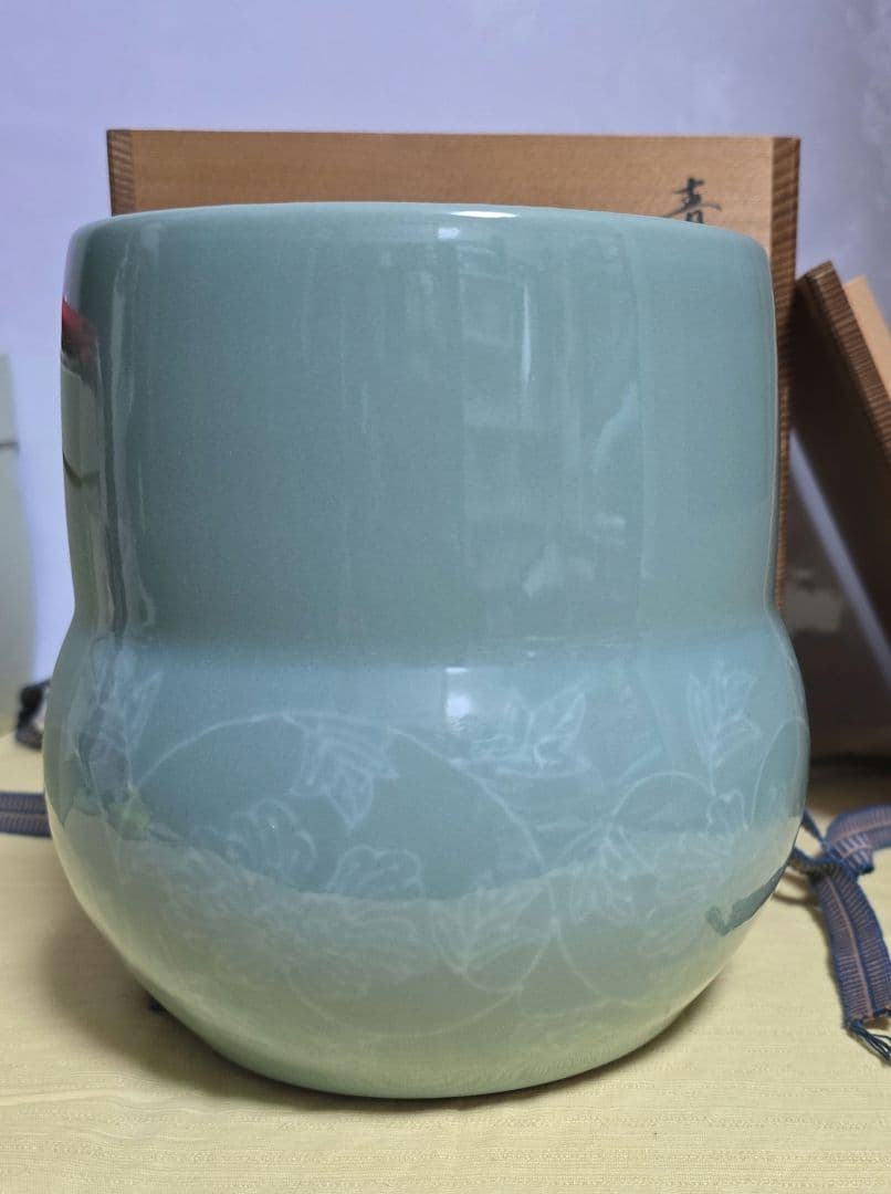 手塚玉堂造　青緑色 陶器 水差し 花模様