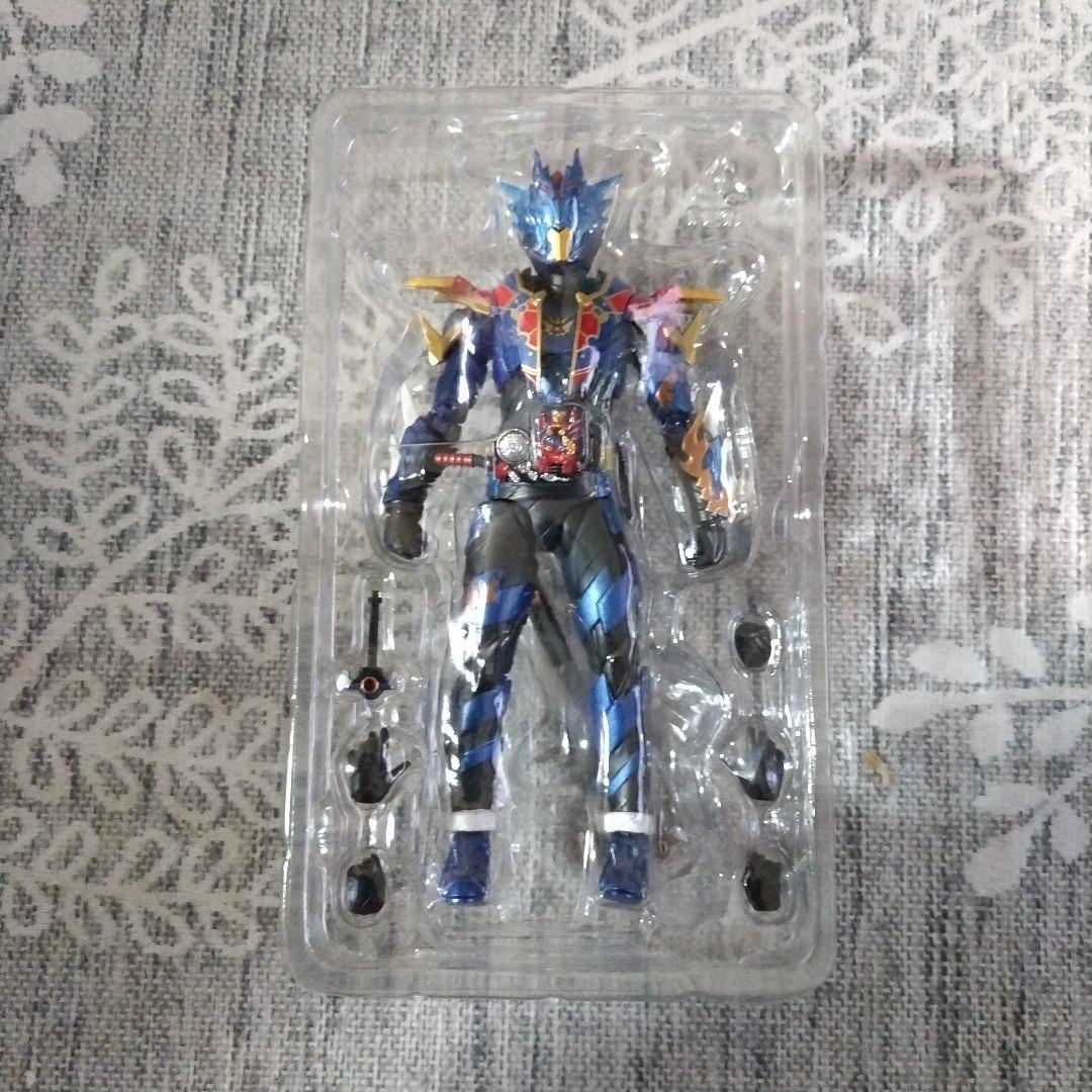 S.H.フィギュアーツ　仮面ライダークローズ　3体セット