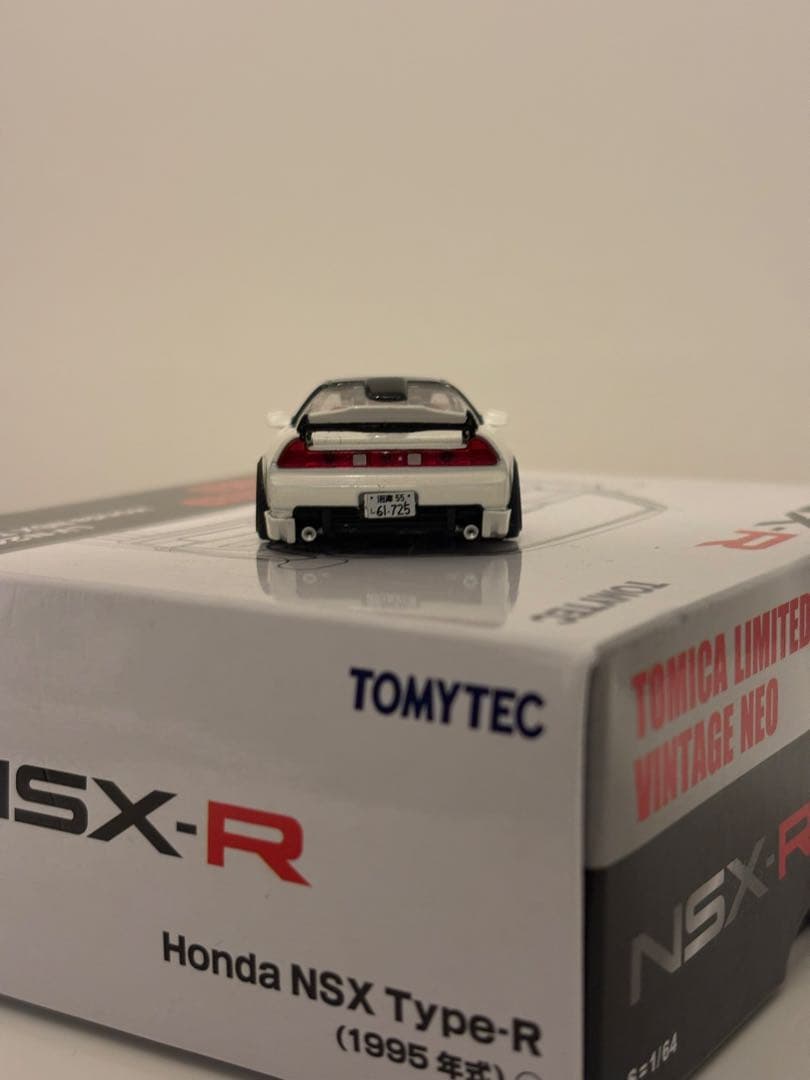 1/64 TOMYTEC HondaNSX type r （カスタマイズ)