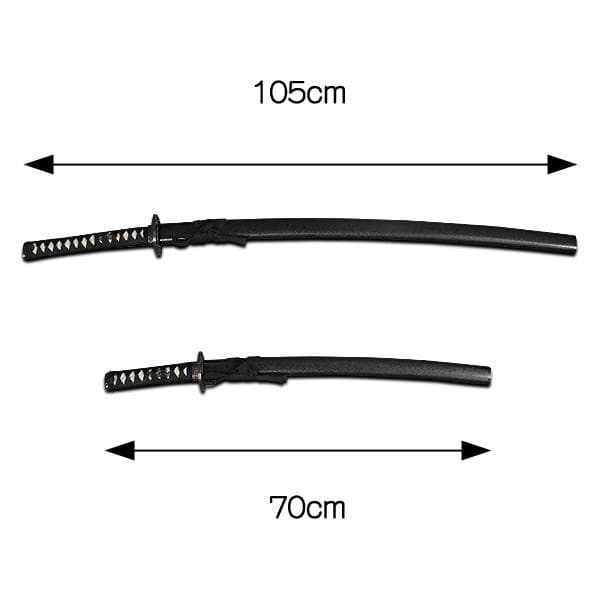 岐阜県関市製の模造刀 黒石目 大刀・小刀・刀掛け3点セットです。