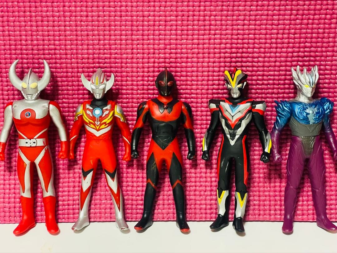 ❁在庫一掃SALE❁ ウルトラマン　ソフビ　まとめ売り　51体＋おまけ付き