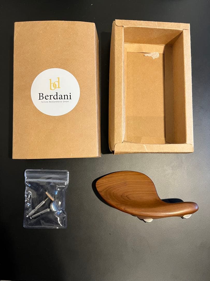 『未使用品』Berdani バイオリン 顎当て　柘植チタン