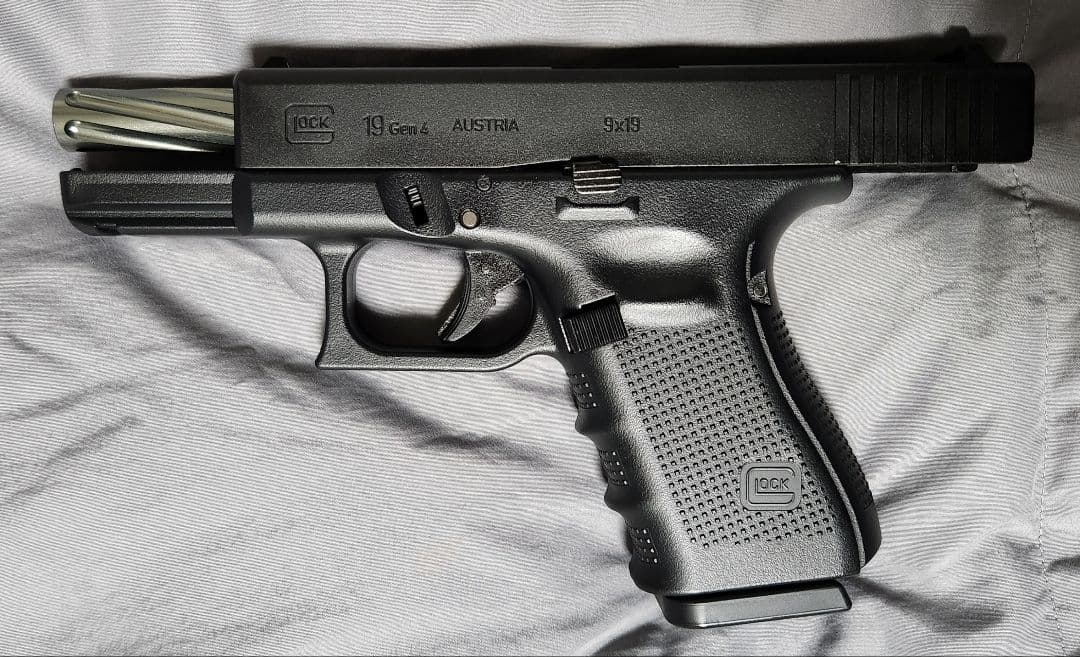 東京マルイ ガスブローバック GLOCK 19 Gen.4 グロック19