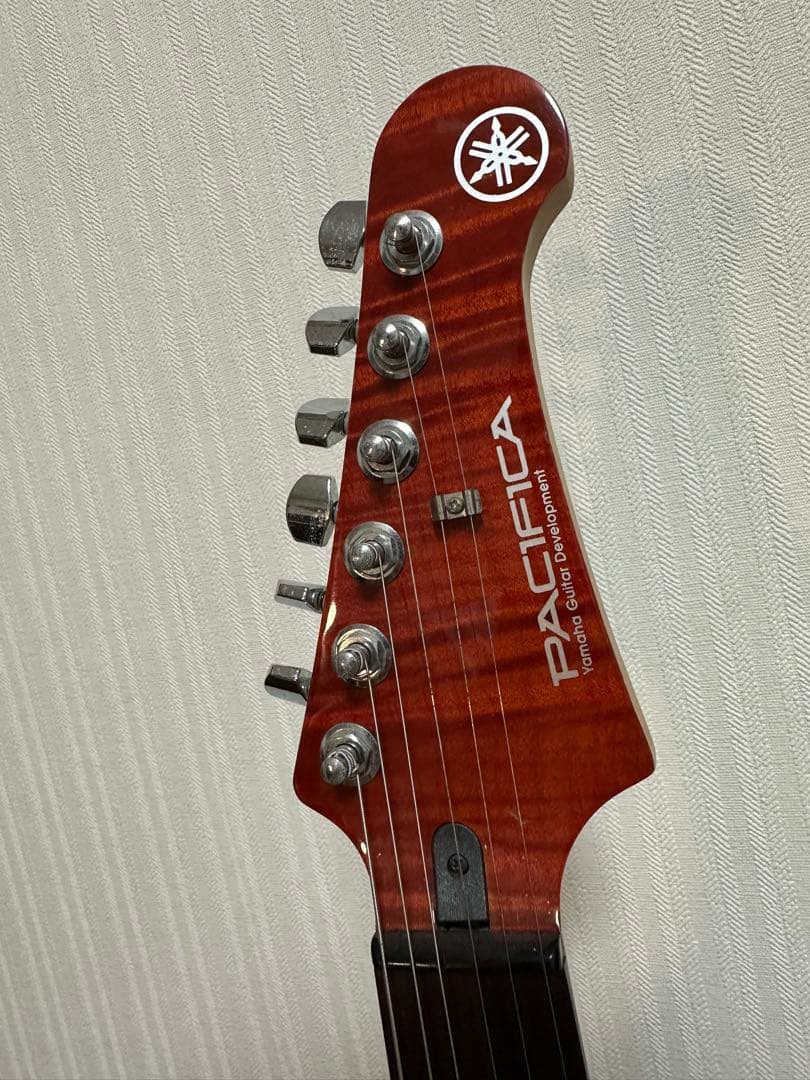 ギター Yamaha PACIFICA 212VFM