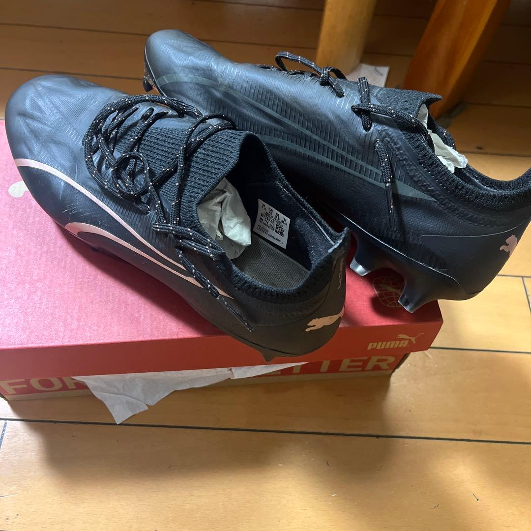 PUMA ブラック サッカーシューズ FG