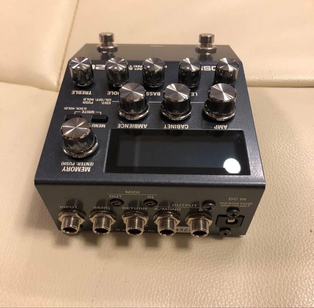 美品　BOSS IR-200 ギターエフェクター BOSS純正MIDIケーブル付