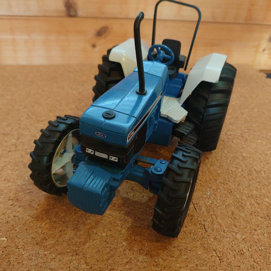 ミニカー FORD tractor 7740 ERTL made in USA