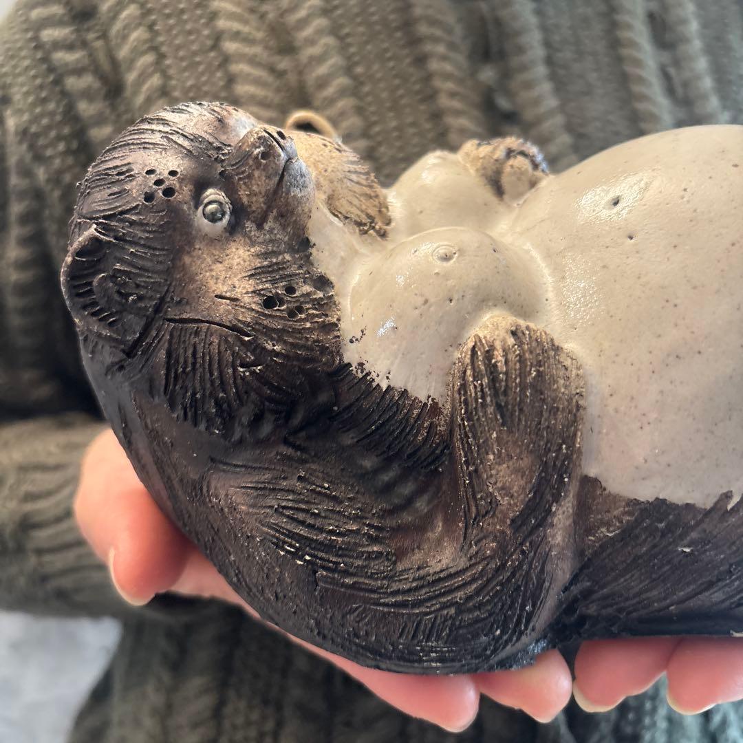 ヴィンテージ　希少なブルーの瞳で色っぽ過ぎる縁起の良い女子タヌキ陶器