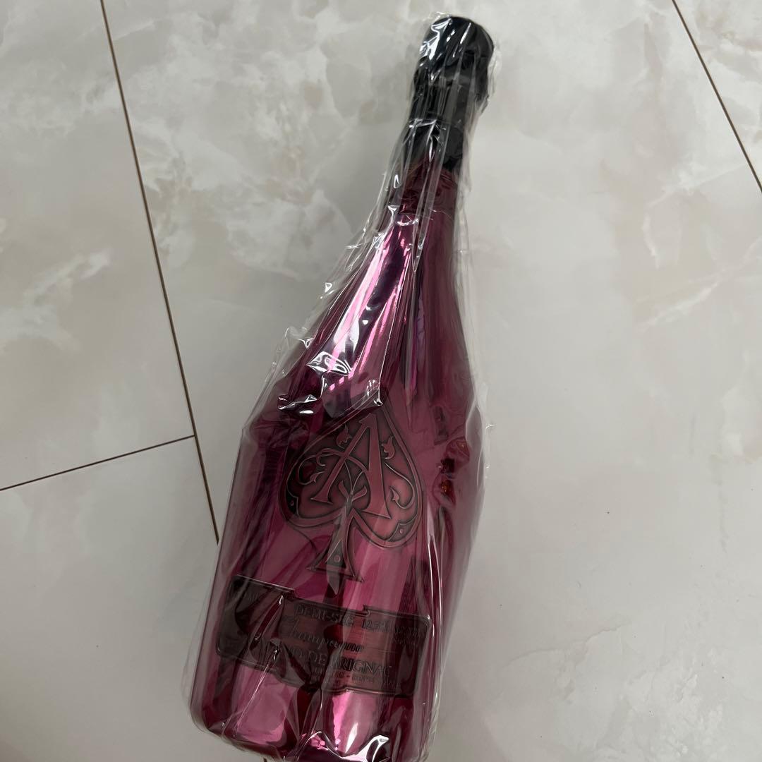 Armand de Brignac アルマンド レッド シャンパン 袋付き 美品