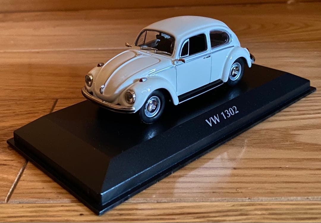 MAXICAMPS VW 1302 ホワイトミニカー 1/43